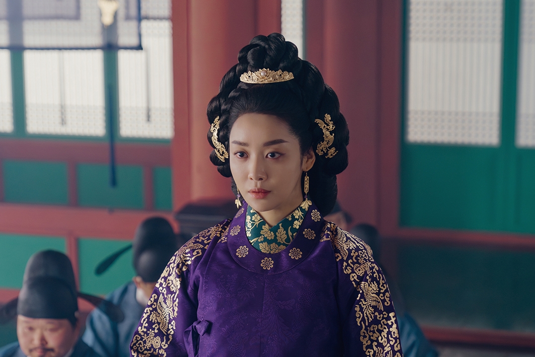 ชา จูยอง สุดสง่างามและแกร่งในบทราชินี จากซีรีส์ใหม่ "The Queen Who Crowns" - ช้อปปิ้งเพลิน