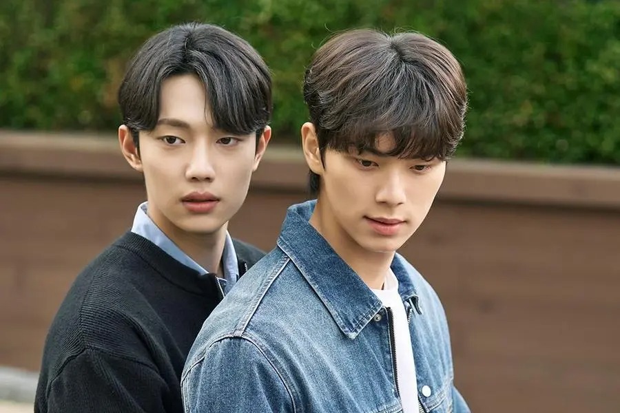 อีแชมิน และ โจจุนยอง แท็กทีมปกป้อง โรจองอี ในซีรีส์ "Crushology 101" ซีรีส์รักวัยเรียนที่อบอุ่น ...